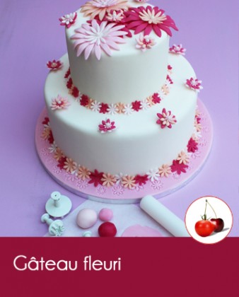 Gâteau fleuri en pâte à sucre